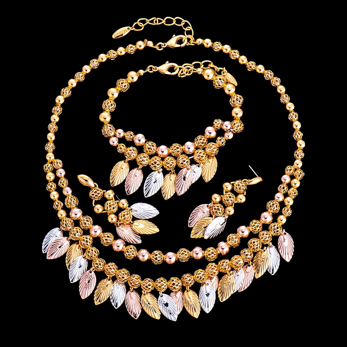 Enchanting Multi-Tone Plated Dubai Style 4 Pieces Jewelry Sets