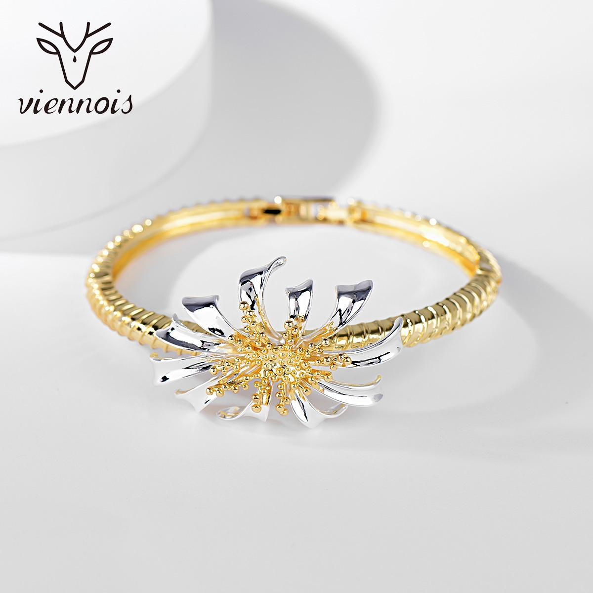 Zinc Alloy Medium Fashion Bangle at Unbeatable Price